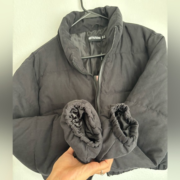 Jackets & Coats | Adorable Cropped Puffer Jacket Black Brand New With ...